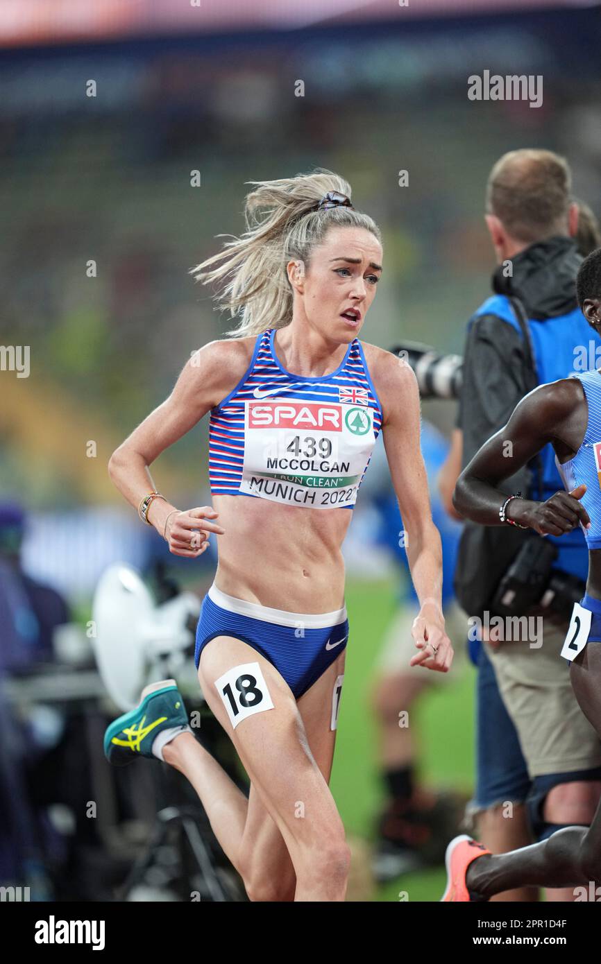 Eilish McColgan participating in the 10.000 meters at the 2022 European ...