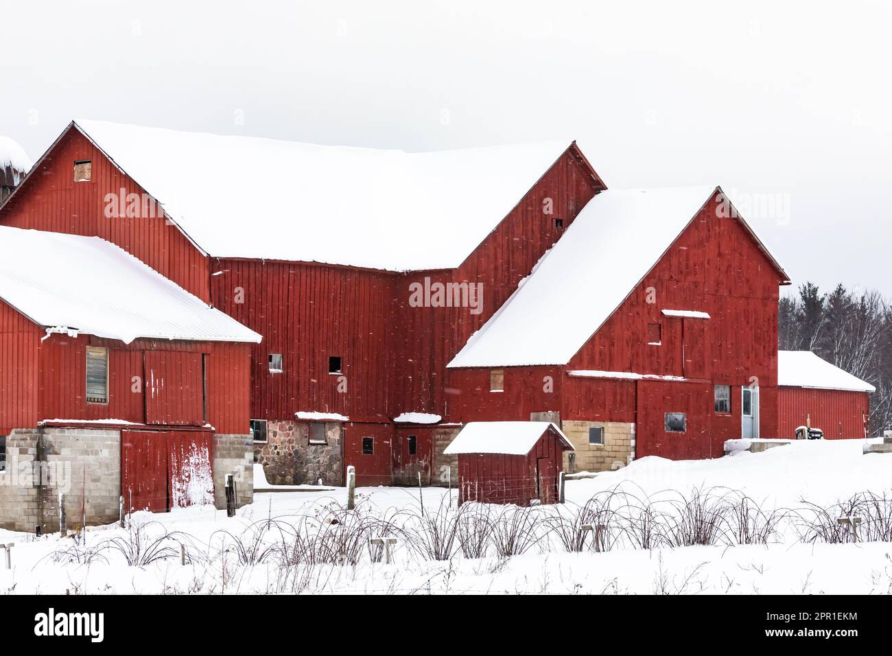 Amish barn hi-res stock photography and images - Alamy