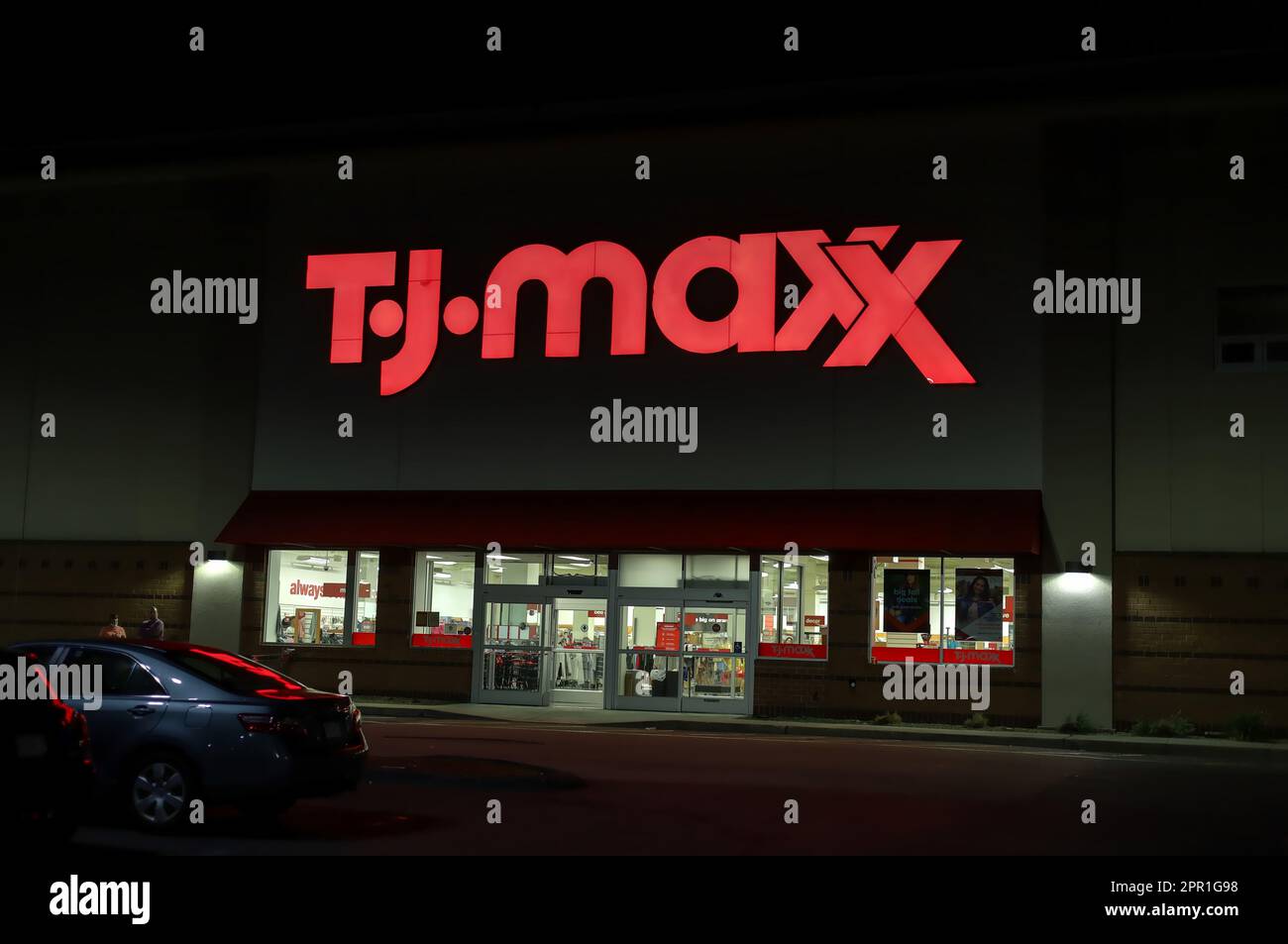 Tj maxx storefront hi-res stock photography and images - Alamy