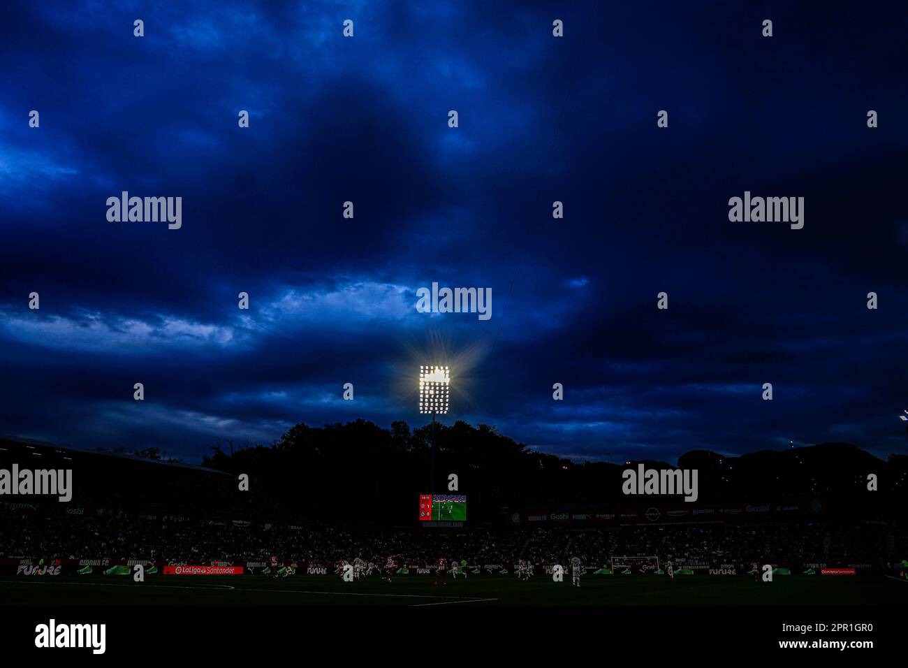 Real fc stadium night hi-res stock photography and images - Alamy