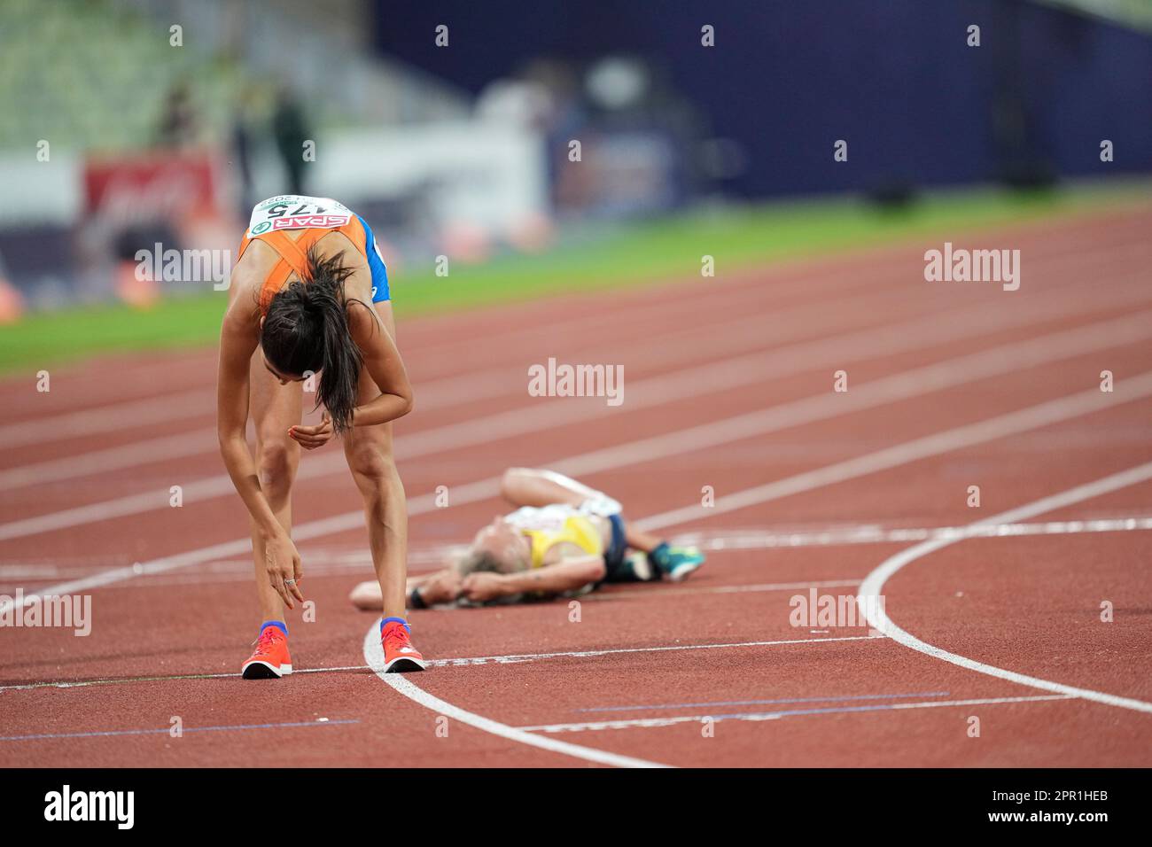 Jasmijn Lau participating in the 10.000 meters at the 2022 European ...