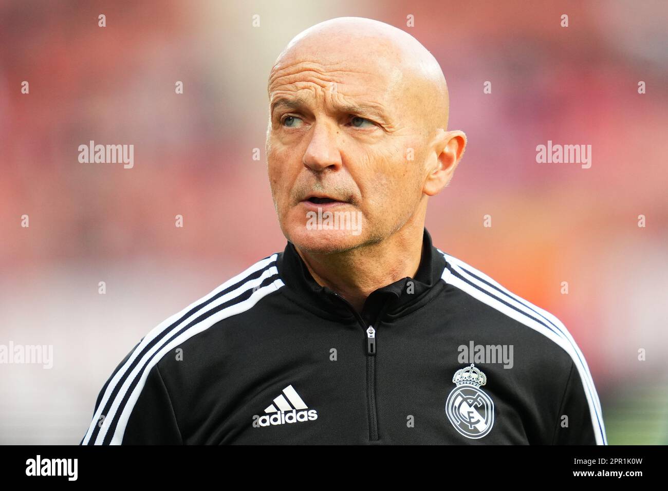 Real madrid assistant coach hi-res stock photography and images - Alamy
