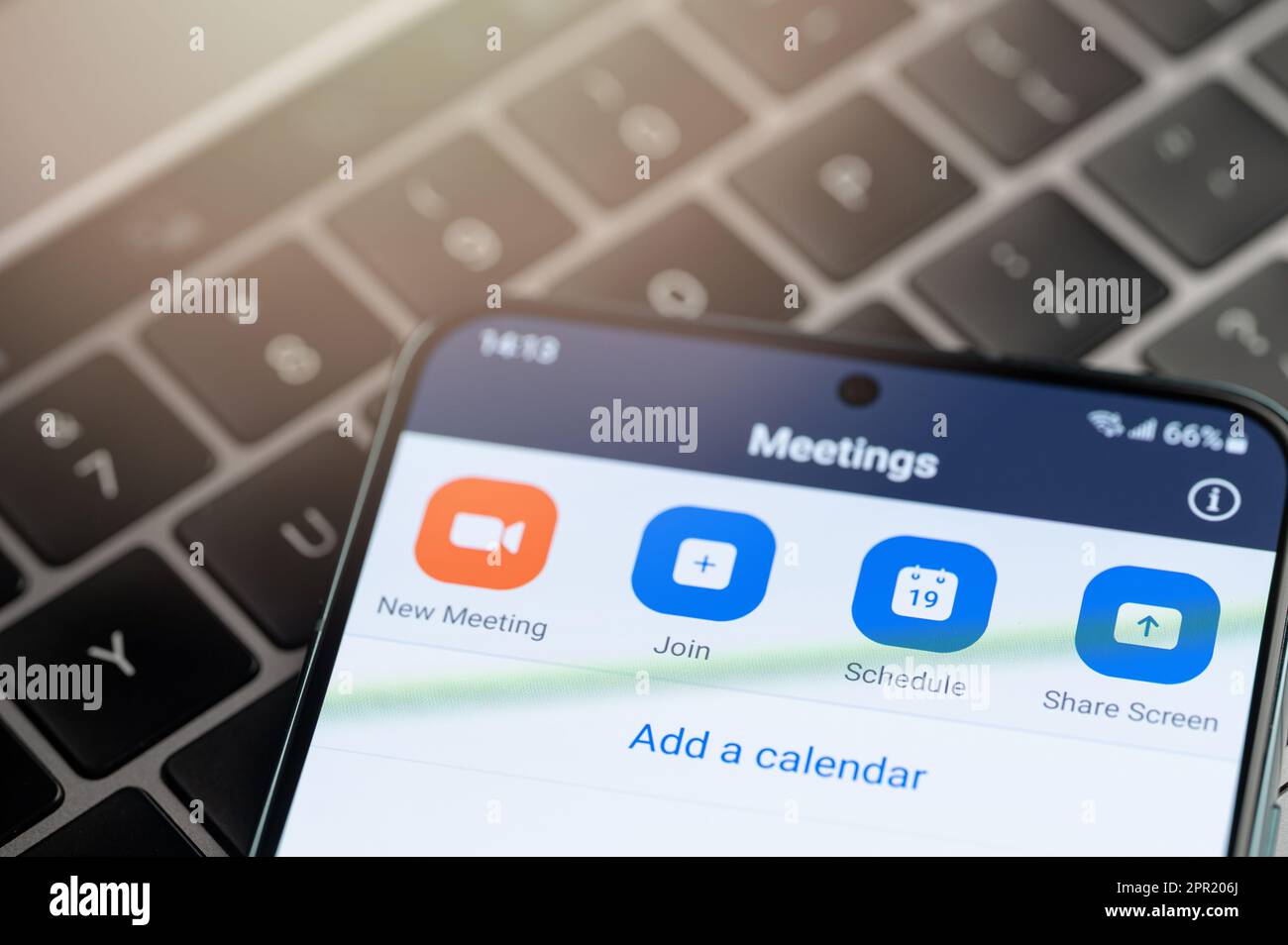 Zoom metting hi-res stock photography and images - Alamy
