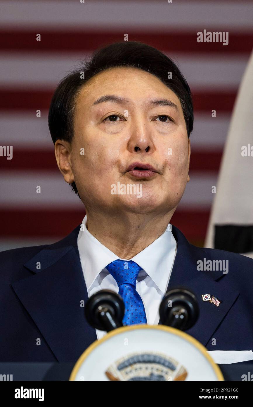 South Korean President Yoon Suk Yeol speaks after touring NASA's ...
