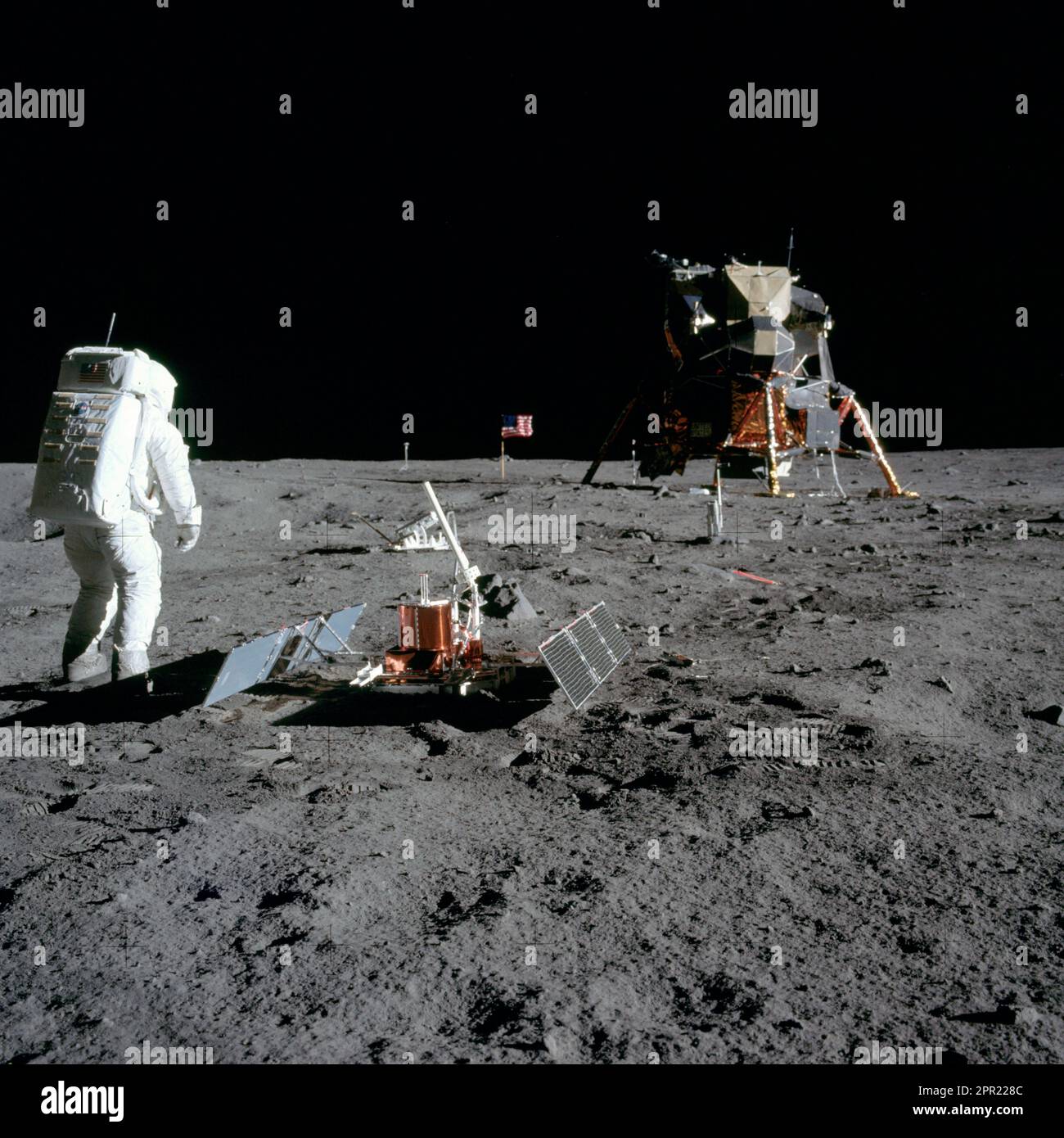 Apollo 11 astronaut Buzz Aldrin setting up experiment Stock Photo - Alamy