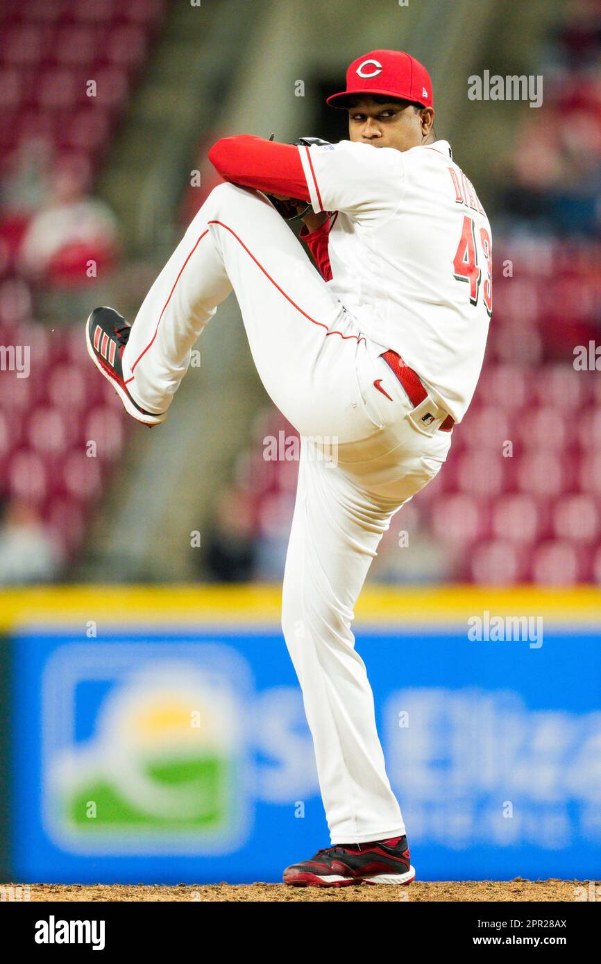 Cincinnati Reds relief pitcher Alexis Diaz (43) throws in a baseball ...