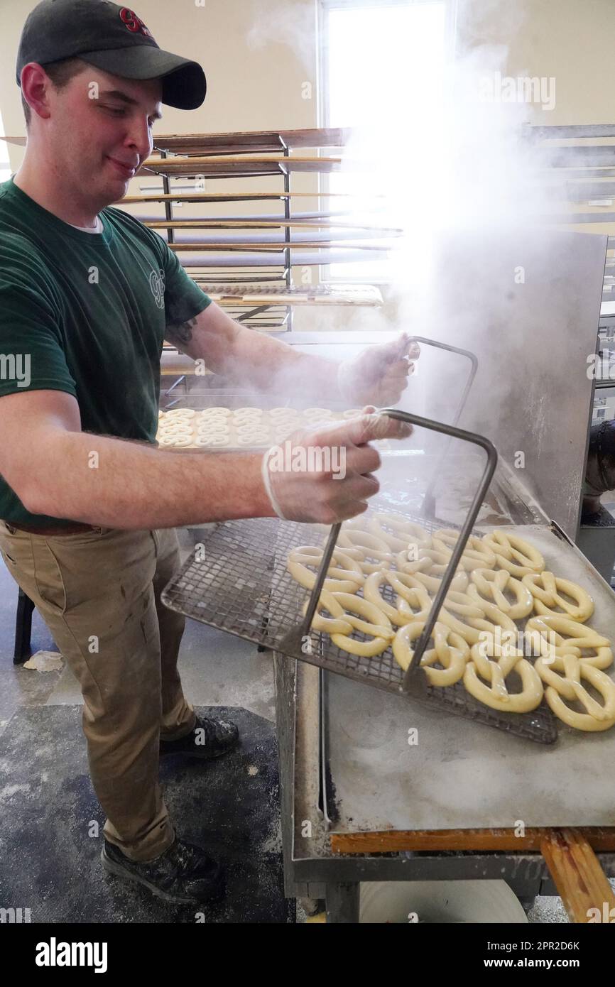 St. Louis, United States. 25th Apr, 2023. Worker Ron Mansfield pulls ...