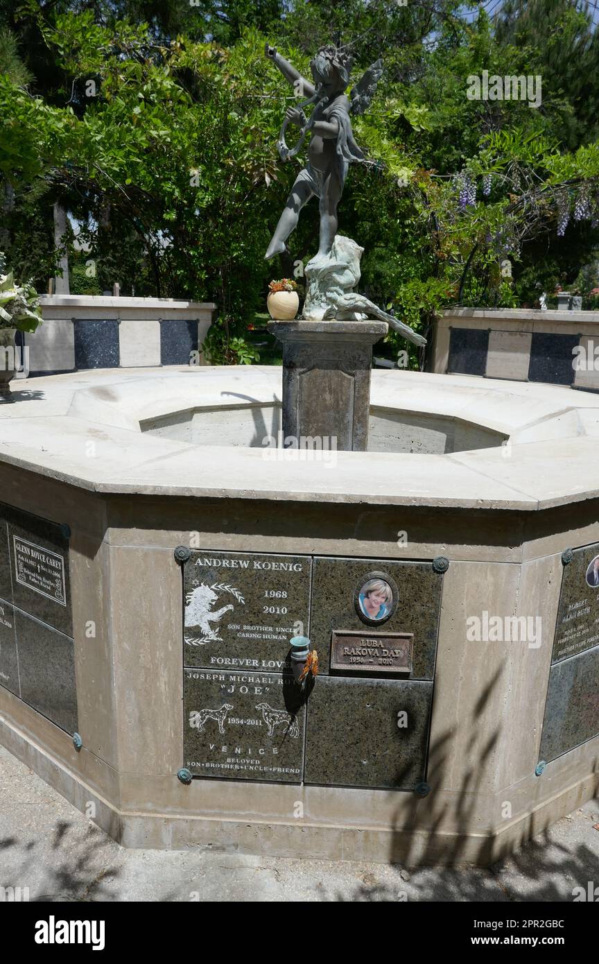 Los Angeles, California, USA 22nd April 2023 Actor Andrew Koenig Grave ...