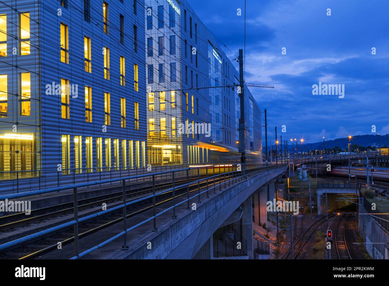 Euroville hi-res stock photography and images - Alamy