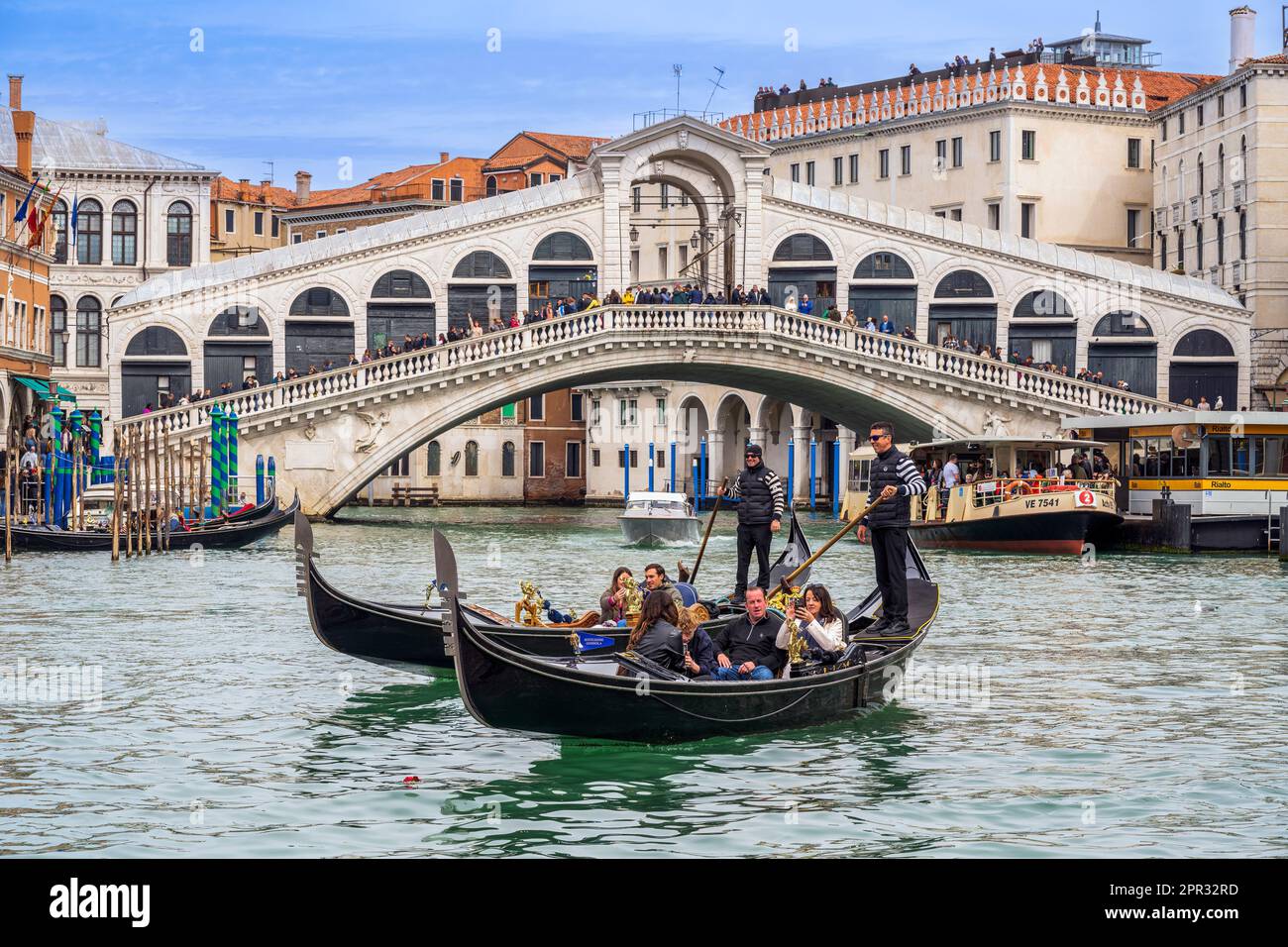Bridge canal scenic architecture hi-res stock photography and images ...