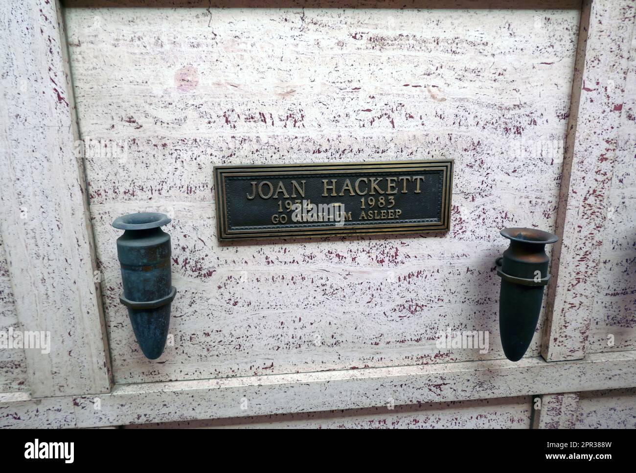 Los Angeles, California, USA 22nd April 2023 Actress Joan Hackett Grave ...