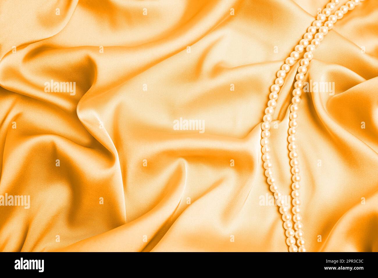 Pearls of light hi-res stock photography and images - Alamy