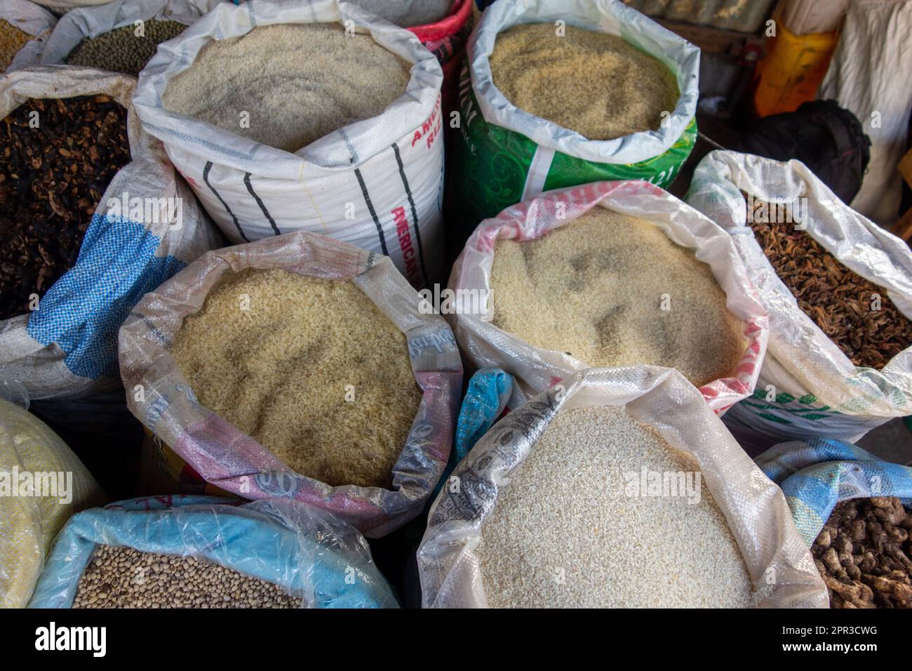 Herbs market west africa hi-res stock photography and images - Alamy