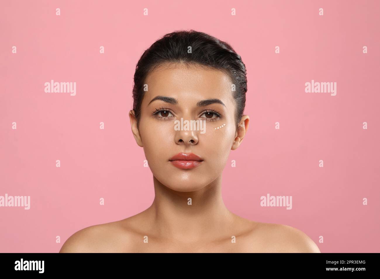 Pink skin around their eyes hi-res stock photography and images - Alamy