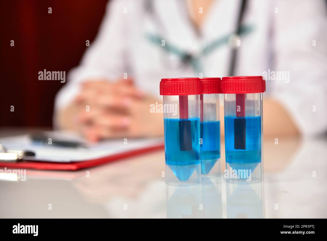 Scientist pouring sample test hi-res stock photography and images - Alamy