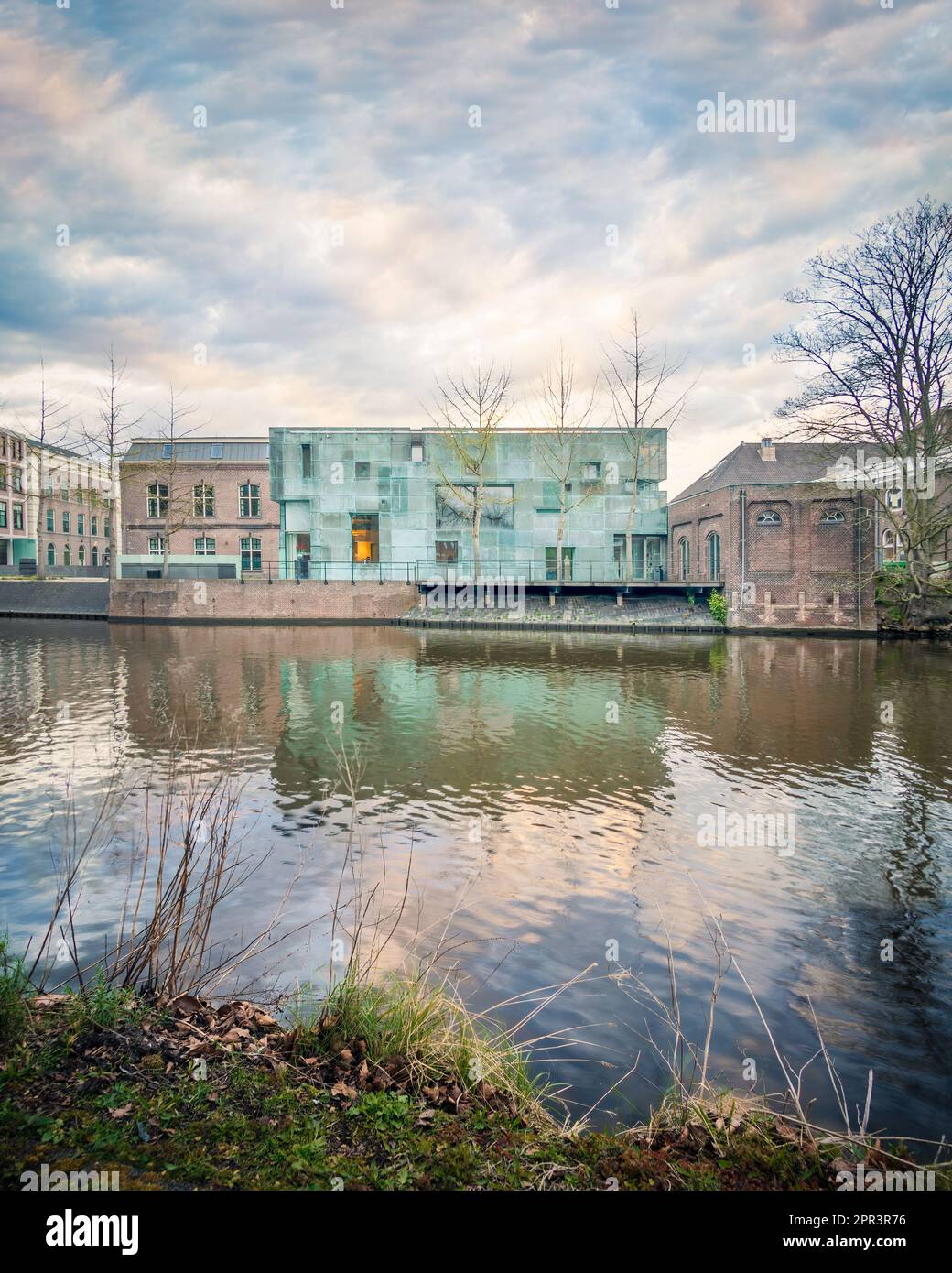 Amsterdam, Netherlands - Sarphatistraat office building / Stadgenoot ...