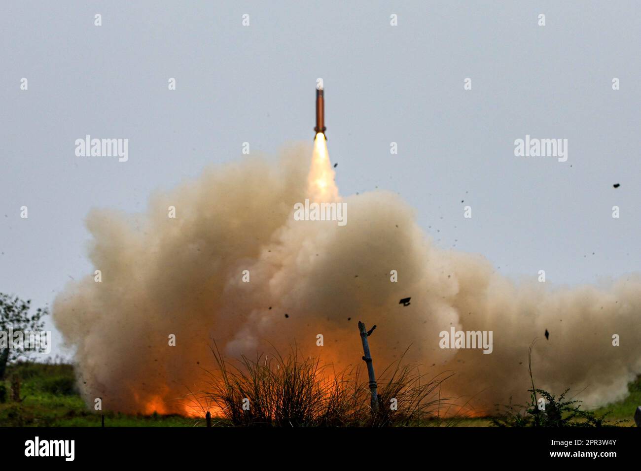 Stinger missile system hi-res stock photography and images - Alamy