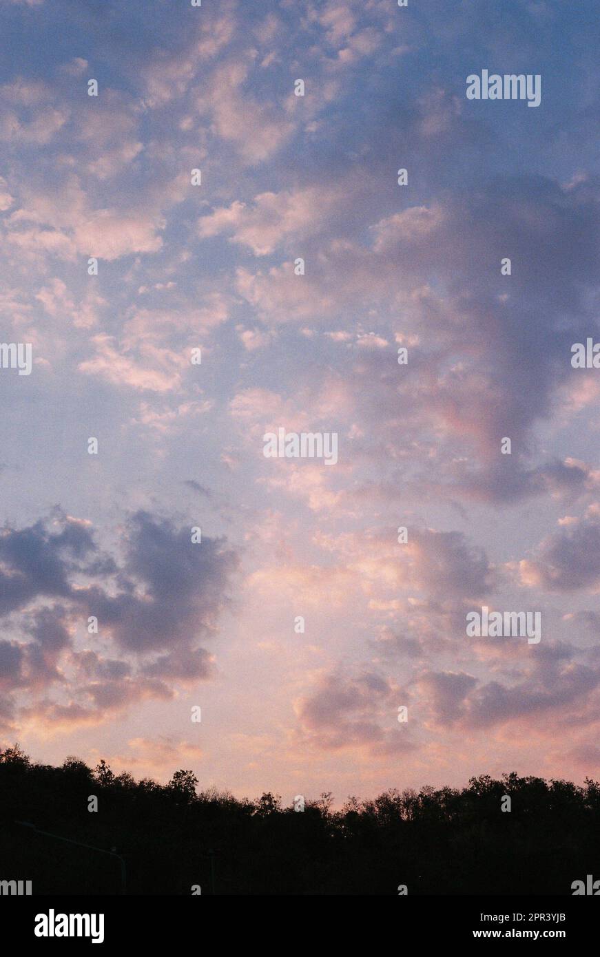 Beautiful vanilla sky with clouds Stock Photo - Alamy