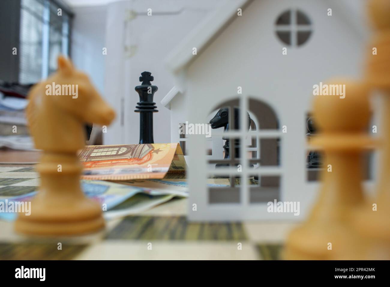 Return on investment real hi-res stock photography and images - Alamy