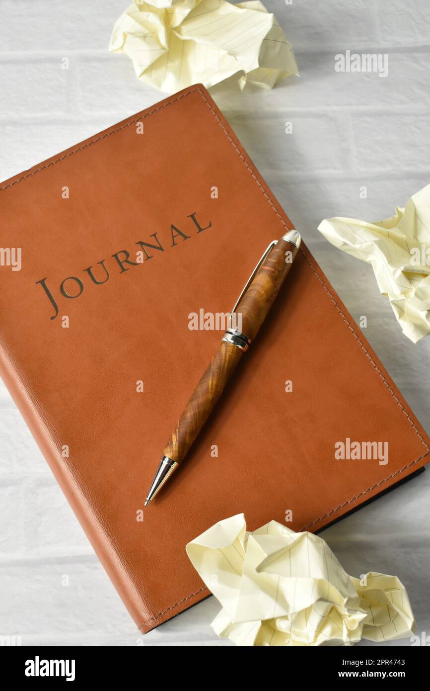 Brainstorming journal with crinkled paper (vertical Stock Photo - Alamy