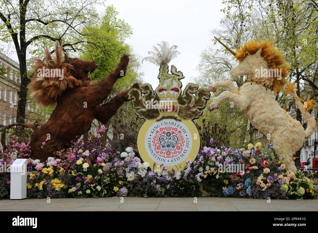 Royal king charles crest hi-res stock photography and images - Alamy