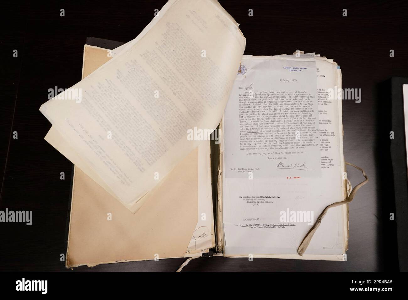 Kew letter hi-res stock photography and images - Alamy