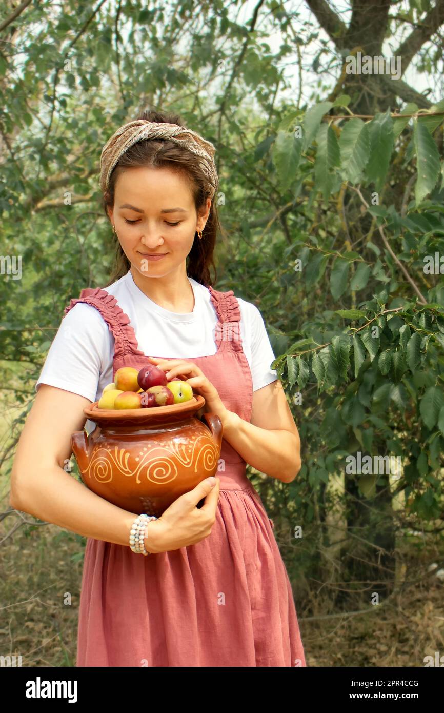 Hands tucked hi-res stock photography and images - Alamy