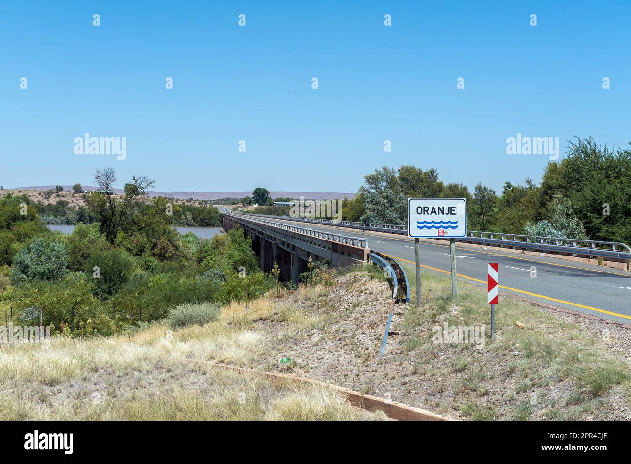 Bridge on road N8 over the Orange River at Groblershoop in the Northern ...