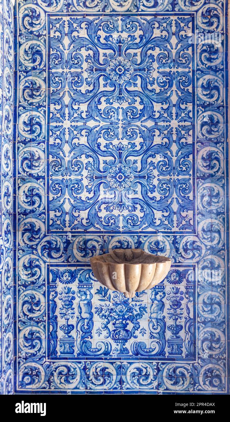 Interior of the Santa Maria church with blue Portuguese tiles in Obidos ...