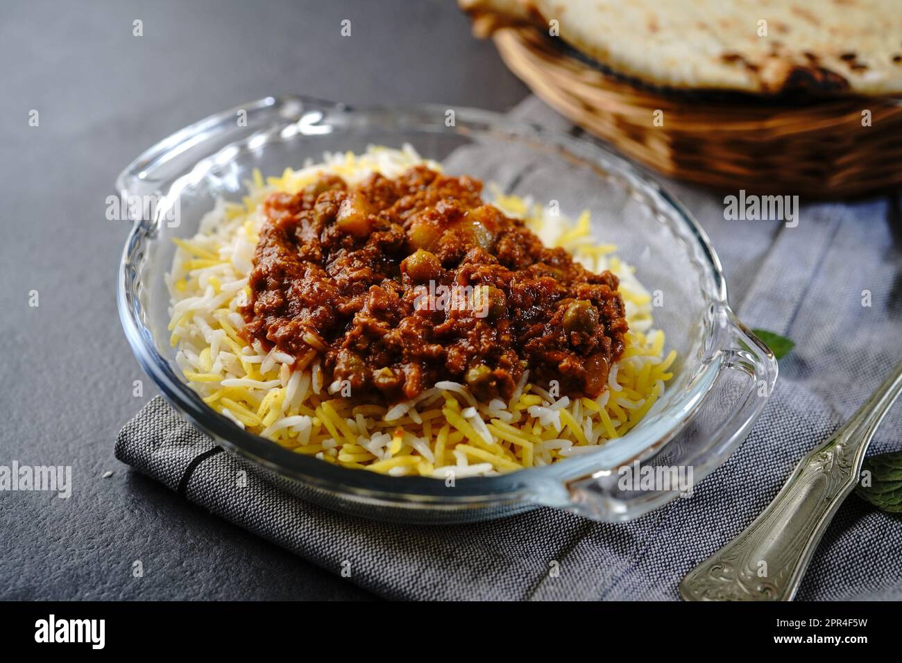 Koreshte Goosht - Persian beef stew mixed with green peas potatoes ...