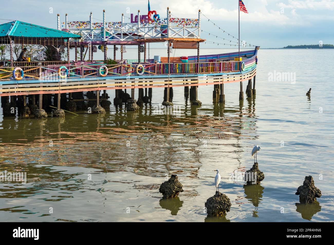Borneo fishing village hi-res stock photography and images - Alamy