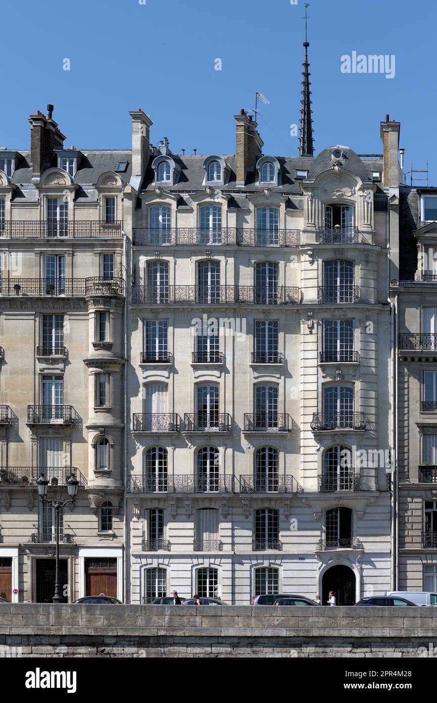 Facade immeuble france hi-res stock photography and images - Alamy