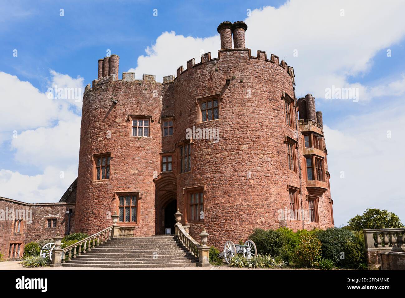 Masonry towers hi-res stock photography and images - Alamy