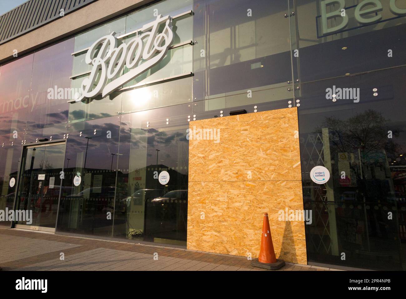 Highstreet chemist hi-res stock photography and images - Alamy