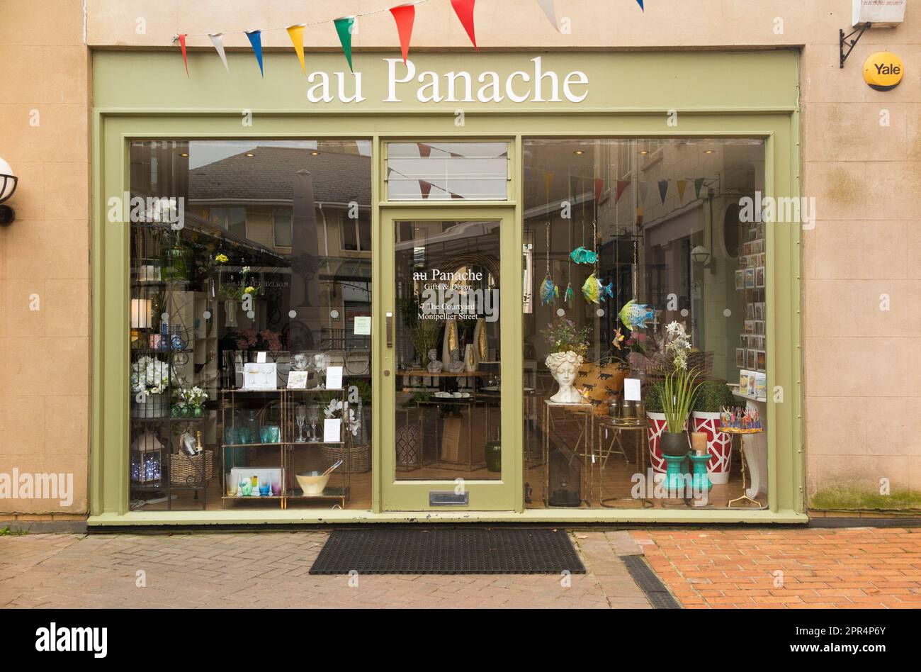 Au panache hi-res stock photography and images - Alamy