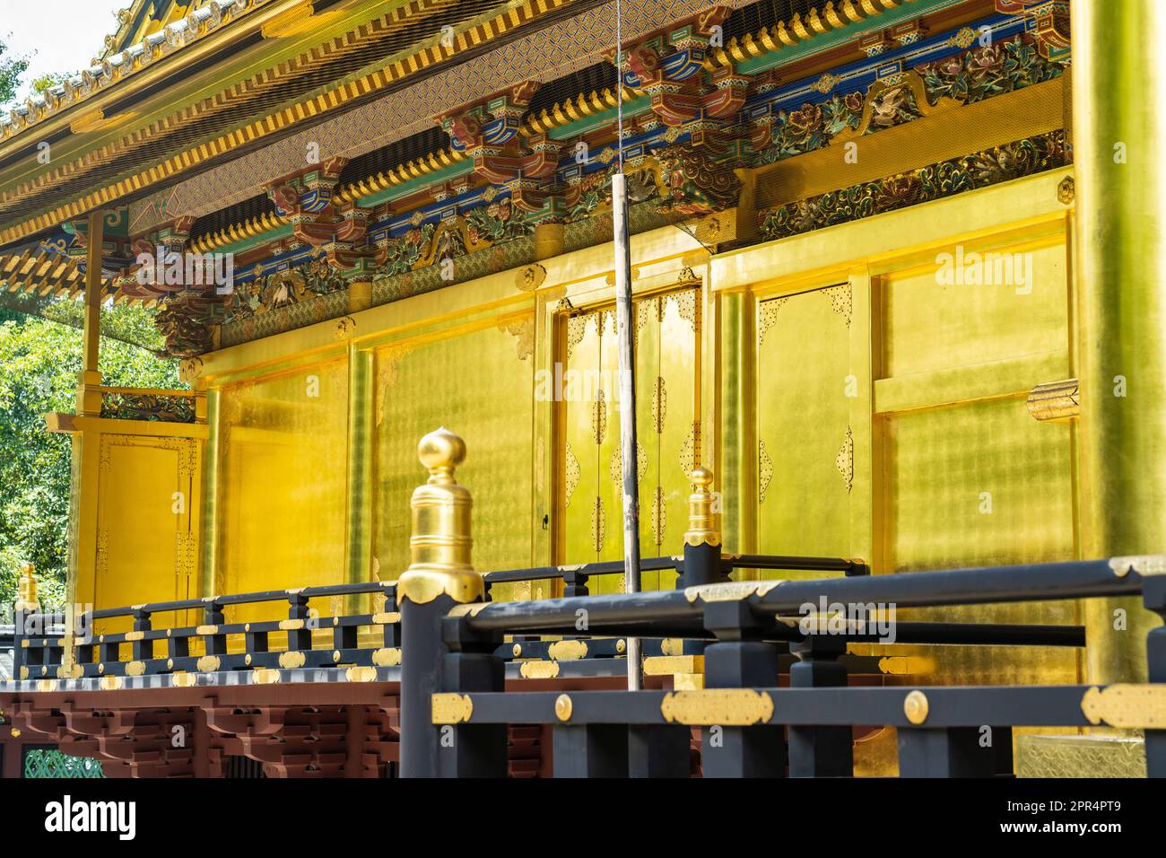 The Ueno Tosho-gu Shrine honden and Karamon in Ueno Park, Tokyo, Japan ...