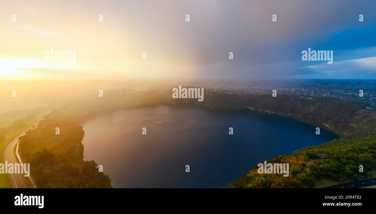Blue lake in mt gambier hi-res stock photography and images - Alamy
