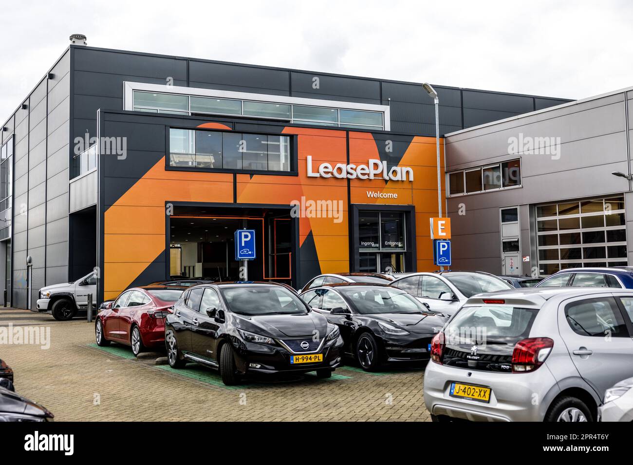 VEGHEL - Second-hand electric cars on the Leaseplan site. To ensure ...