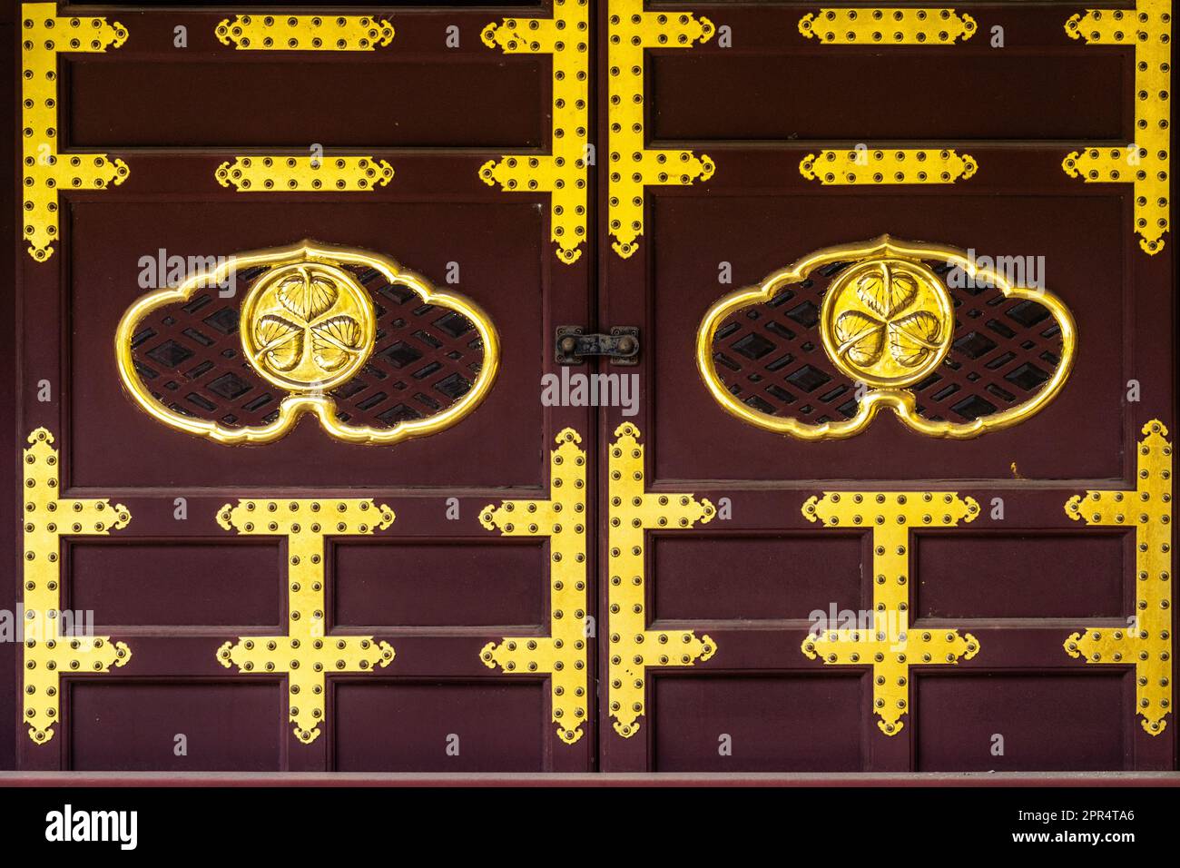 The ornate wooden Karamon gate at the Ueno Tosho-gu Shrine in Ueno Park ...