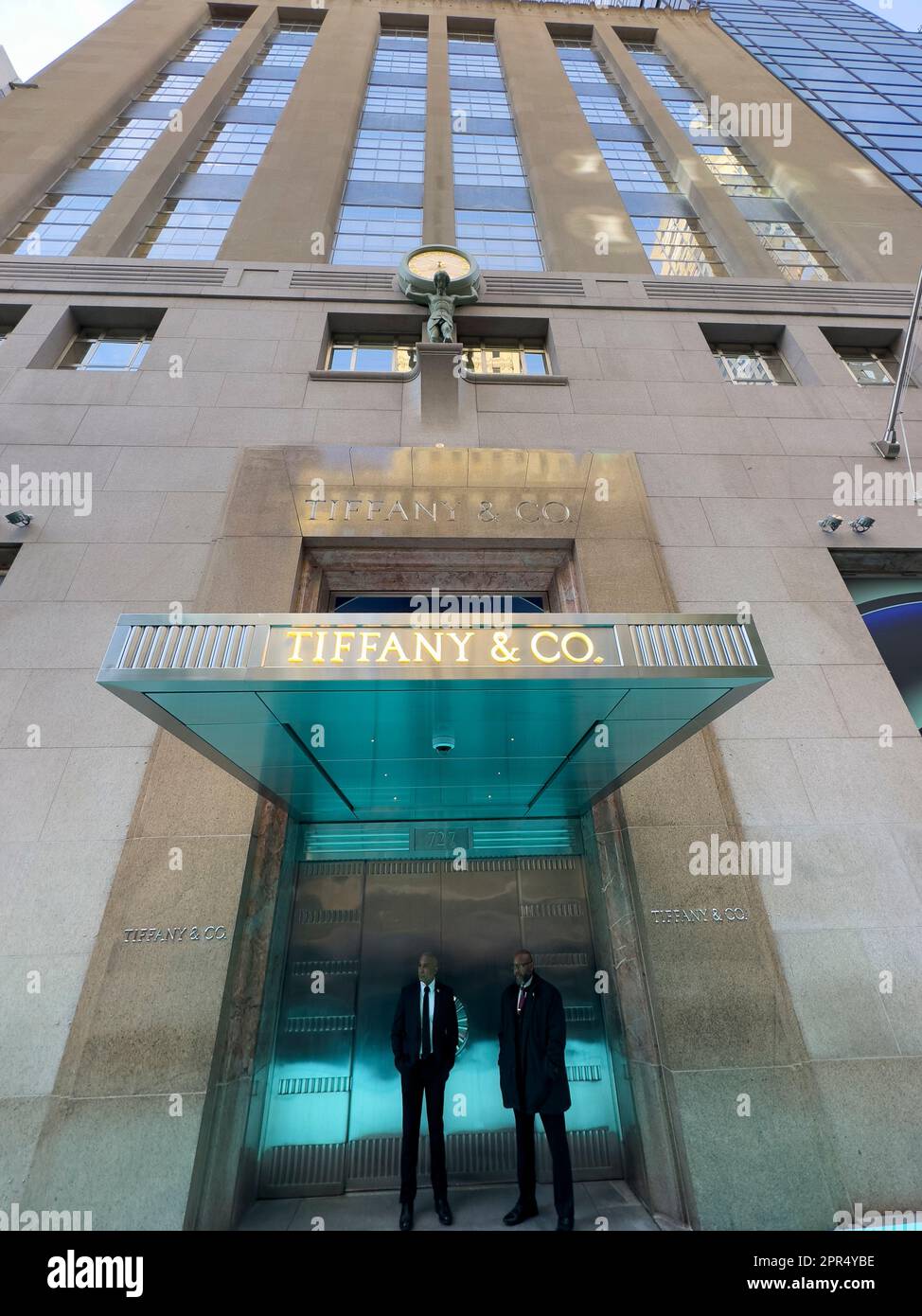 New York, USA. 26th Apr, 2023. Exterior view of Tiffany's during the ...