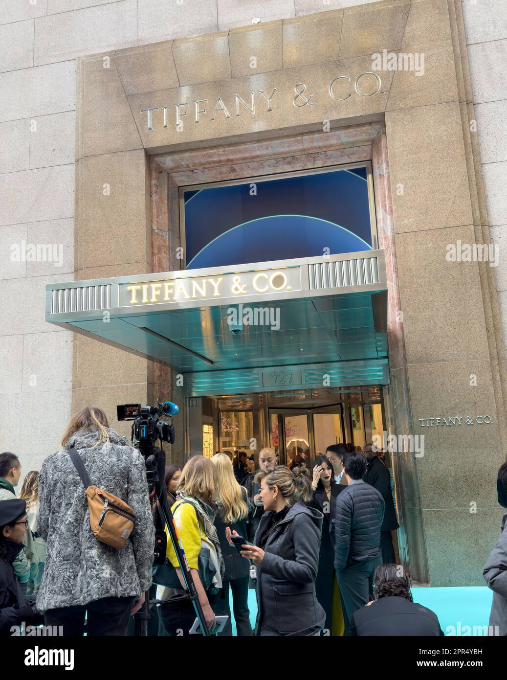 New York, USA. 26th Apr, 2023. Exterior view of Tiffany's during the ...