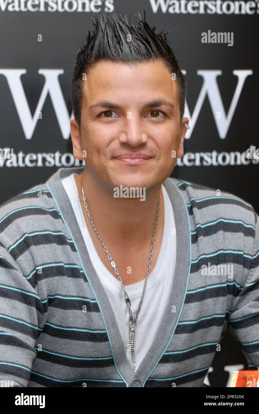 Peter Andre, Waterstones, Bluewater, Kent. UK Stock Photo - Alamy
