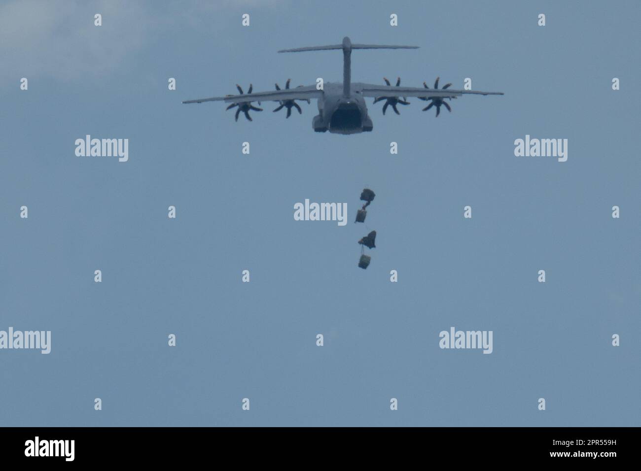 Raf a400m parachute hi-res stock photography and images - Alamy