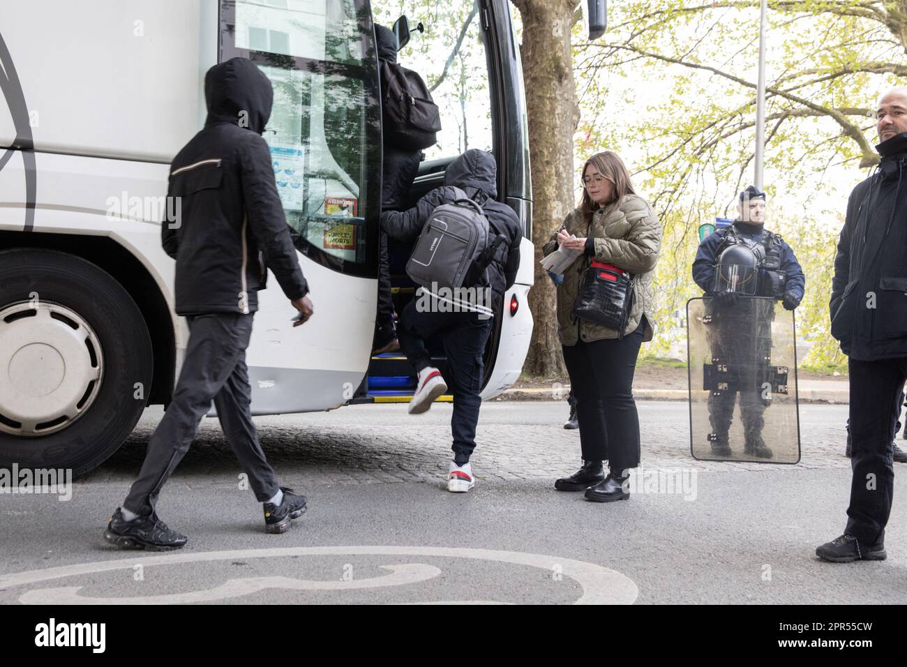 Squat bus hi-res stock photography and images - Alamy