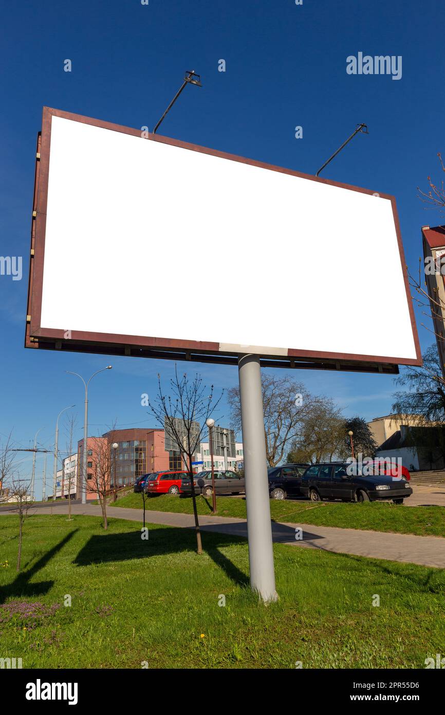 Large blank white billboard in city background. Blank white billboard ...