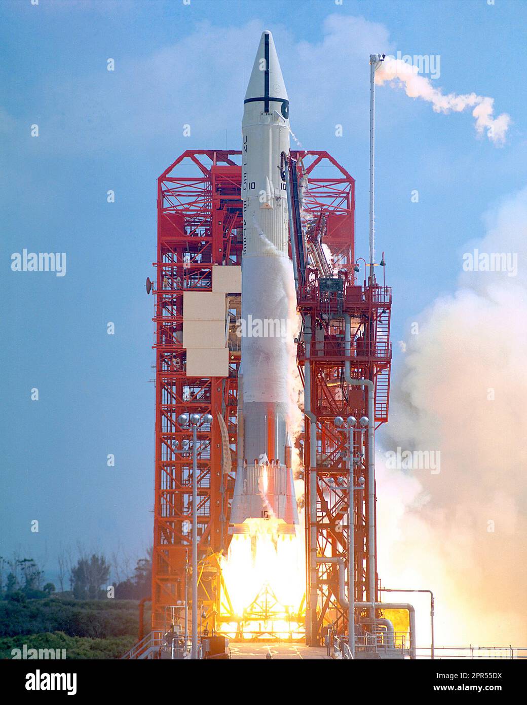 The Atlas-Centaur 10, carrying the Surveyor 1 spacecraft, lifting off ...