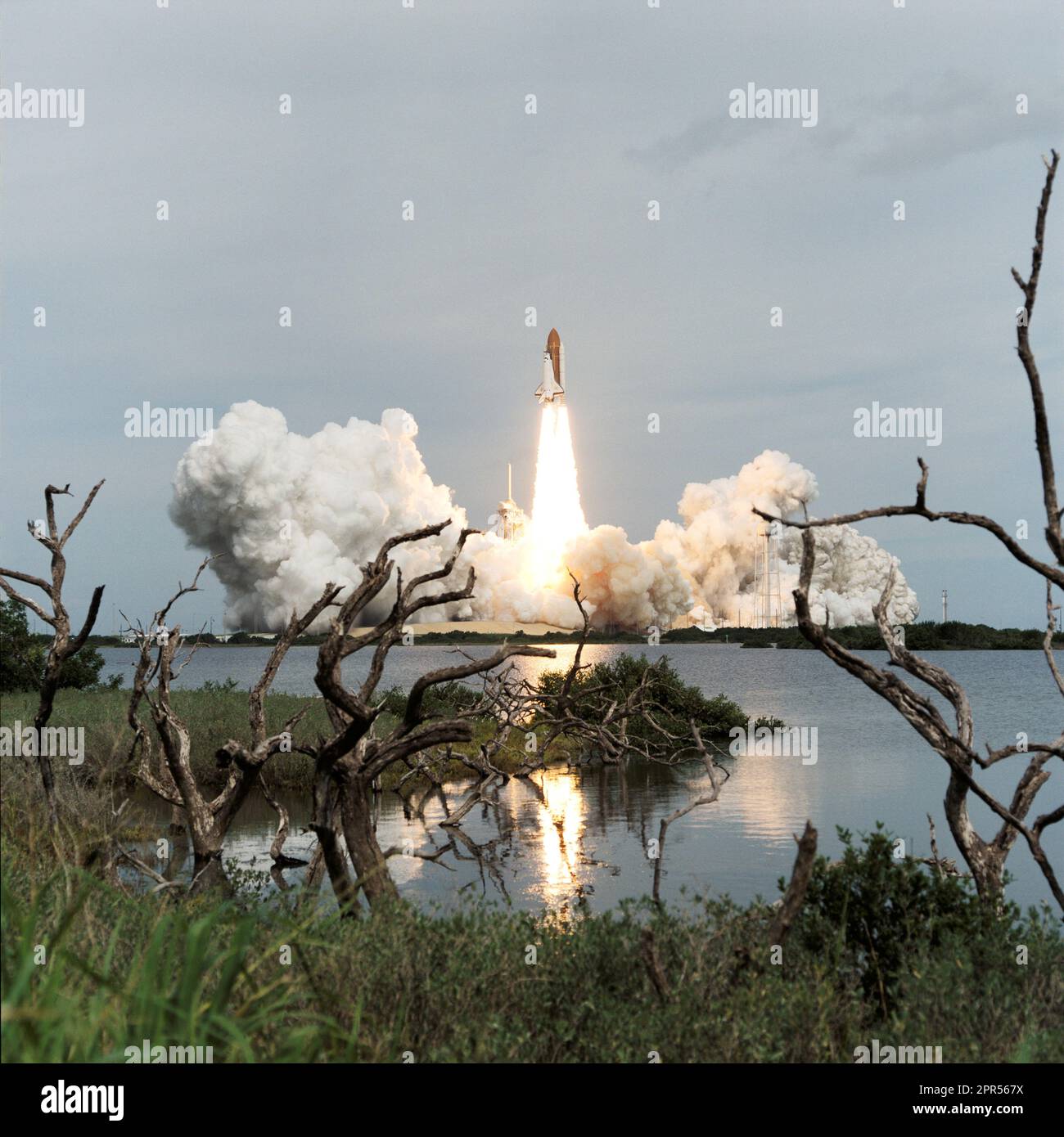 Space shuttle cargo bay hi-res stock photography and images - Alamy