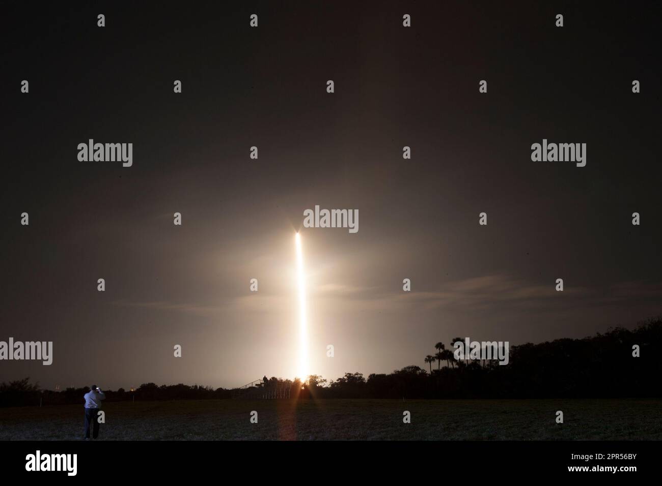 Space launch complex 40 slc 40 hi-res stock photography and images - Alamy