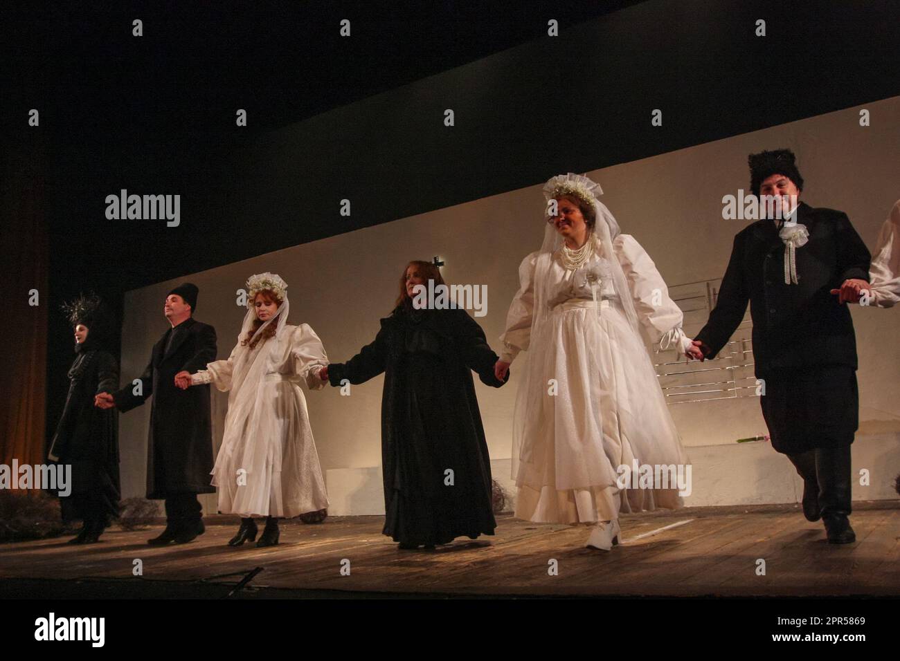 Actors take a bow hi-res stock photography and images - Alamy