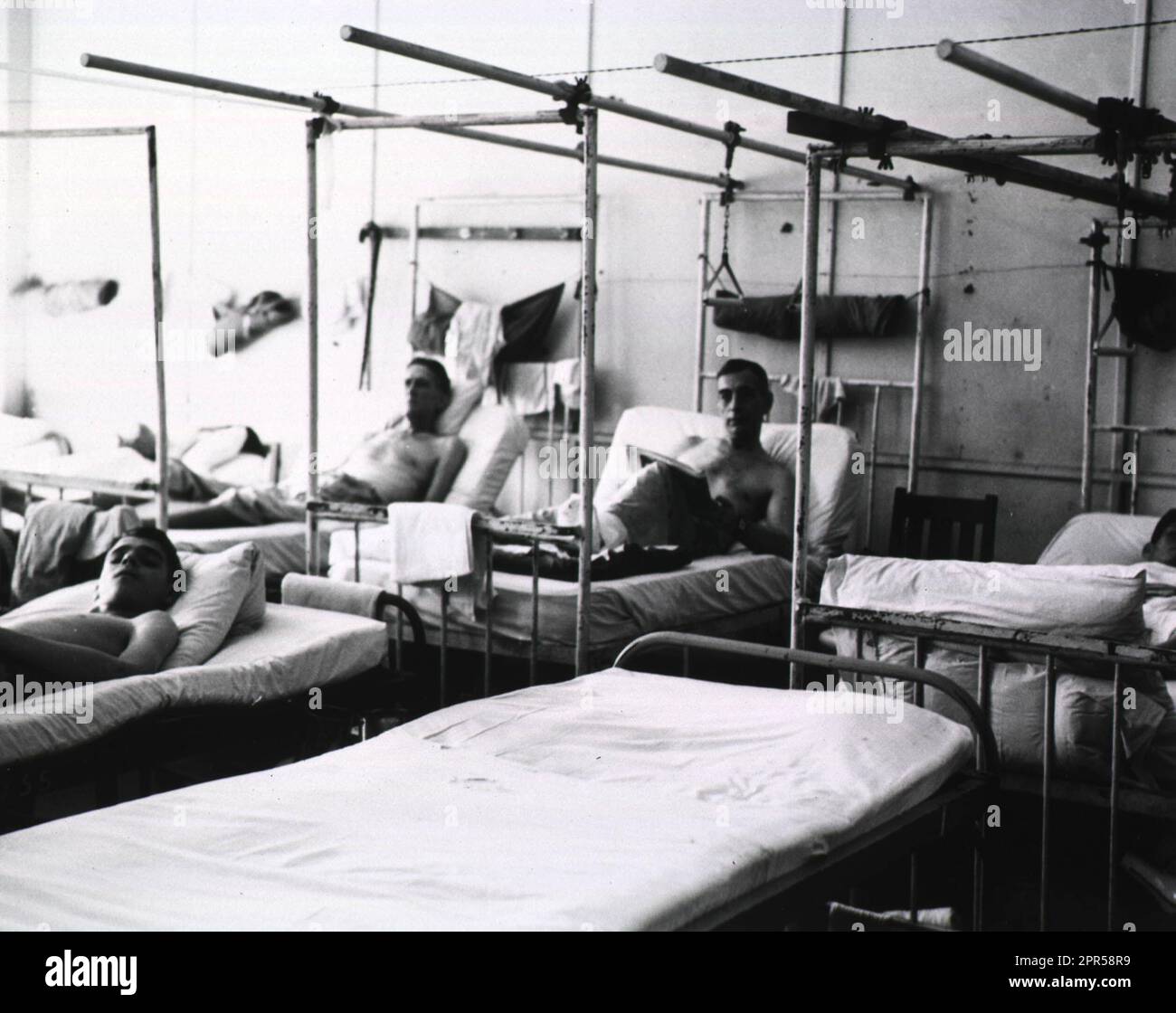Patients in the orthopedic ward of the 5th Field Hosptal, Santo Tomas ...